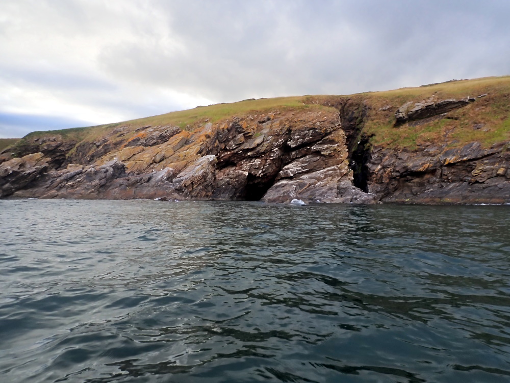 Doo Cove (Findon) - Scottish Cave and Mine Database Site Details
