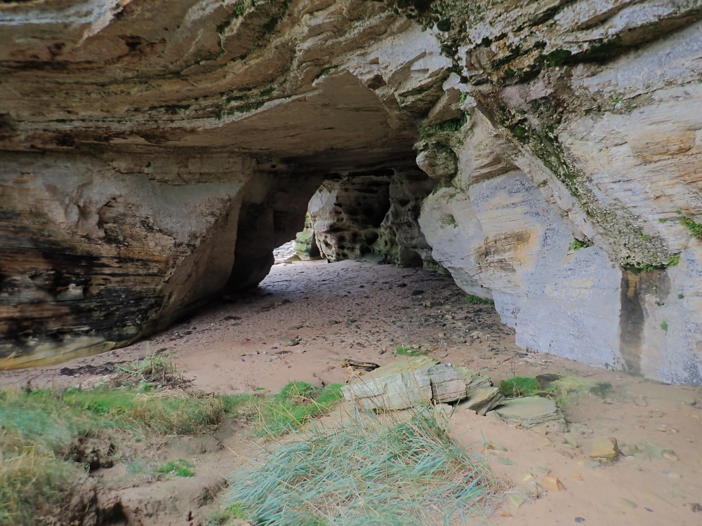 Corner Cave [SW entrance] - Scottish Cave and Mine Database Site Details